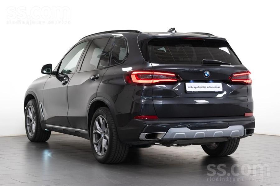 Pelēks BMW X5 2023 Rīga, ar dzinēja tilpumu 3.00 L un nobraukumu 110 tūkst. km par 42500 €, foto 4 vietnē AUTOMOTO.COM.LV