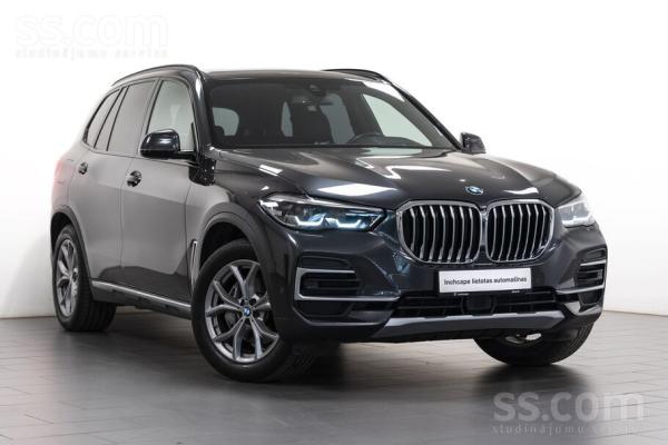 Pelēks BMW X5 2023 Rīga, ar dzinēja tilpumu 3.00 L un nobraukumu 110 tūkst. km par 42500 €, foto 5 vietnē AUTOMOTO.COM.LV