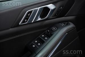 Pelēks BMW X5 2023 Rīga, ar dzinēja tilpumu 3.00 L un nobraukumu 110 tūkst. km par 42500 €, foto 32 vietnē AUTOMOTO.COM.LV