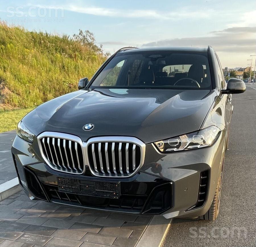 Pelēks BMW X5 2023 Rīga, ar dzinēja tilpumu 3.00 L un nobraukumu 44 tūkst. km par 79500 €, foto 1 vietnē AUTOMOTO.COM.LV