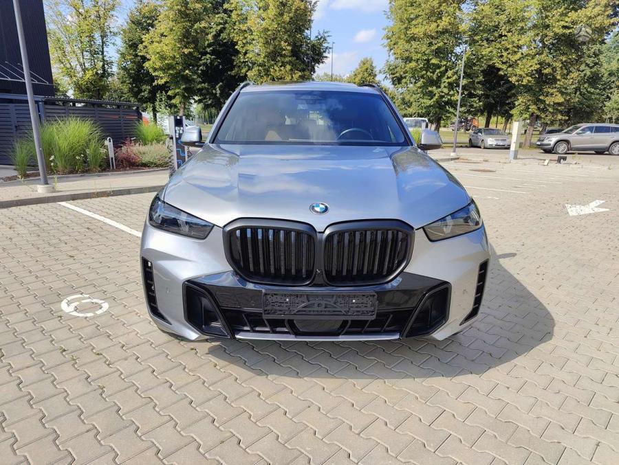 Grey BMW X5 2023 in Kaunas, with an engine capacity of 2.99 L and mileage of 82 thousand km for 64800 €, photo 3 on AUTOMOTO.COM.LV