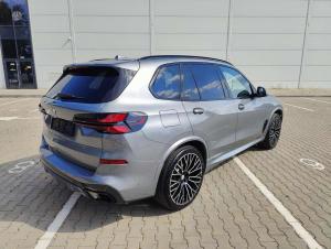 Grey BMW X5 2023 in Kaunas, with an engine capacity of 2.99 L and mileage of 82 thousand km for 64800 €, photo 5 on AUTOMOTO.COM.LV