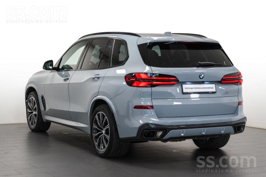 Grey BMW X5 2023 in Riga, with an engine capacity of 3.00 L and mileage of 65 thousand km for 65500 €, photo 3 on AUTOMOTO.COM.LV