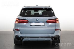 Grey BMW X5 2023 in Riga, with an engine capacity of 3.00 L and mileage of 65 thousand km for 65500 €, photo 4 on AUTOMOTO.COM.LV