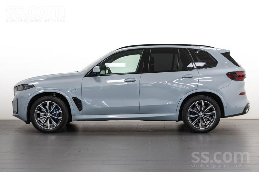 Grey BMW X5 2023 in Riga, with an engine capacity of 3.00 L and mileage of 65 thousand km for 65500 €, photo 30 on AUTOMOTO.COM.LV