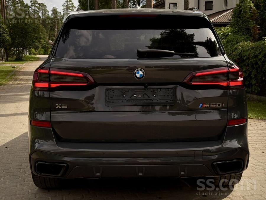 Grey BMW X5 2023 in Riga, with an engine capacity of 4.40 L and mileage of 220 thousand km for 42500 €, photo 5 on AUTOMOTO.COM.LV