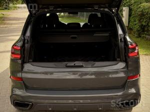 Grey BMW X5 2023 in Riga, with an engine capacity of 4.40 L and mileage of 220 thousand km for 42500 €, photo 6 on AUTOMOTO.COM.LV