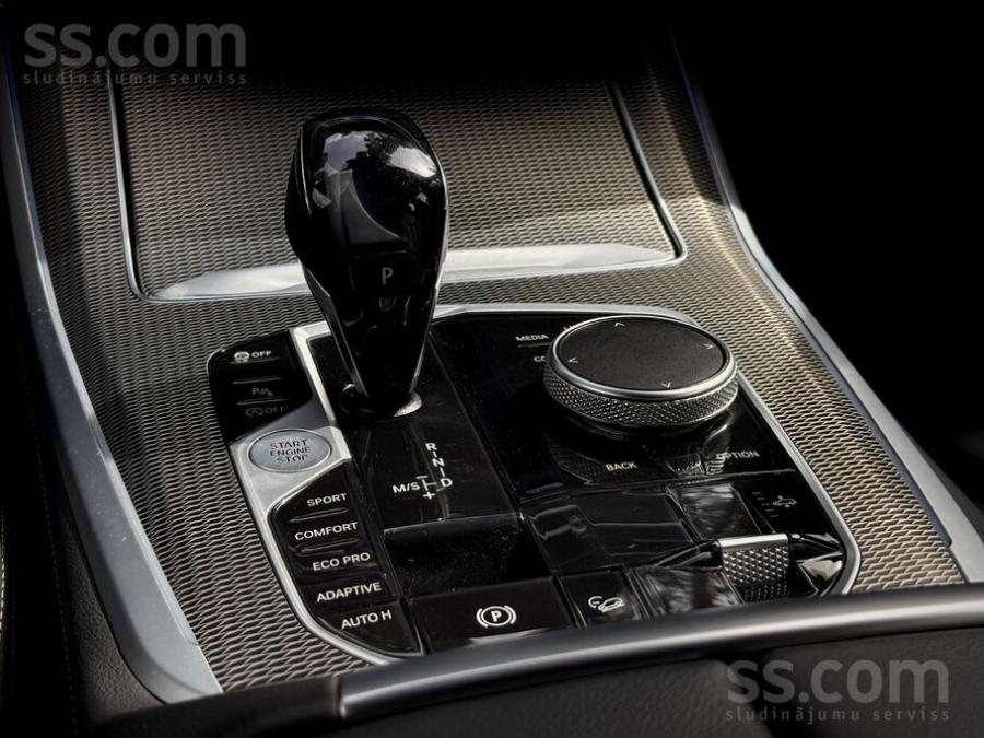 Grey BMW X5 2023 in Riga, with an engine capacity of 4.40 L and mileage of 220 thousand km for 42500 €, photo 12 on AUTOMOTO.COM.LV