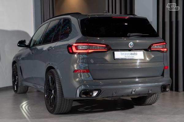 Grey BMW X5 2023 in Kaunas, with an engine capacity of 3.00 L and mileage of 93 thousand km for 54771 €, photo 8 on AUTOMOTO.COM.LV
