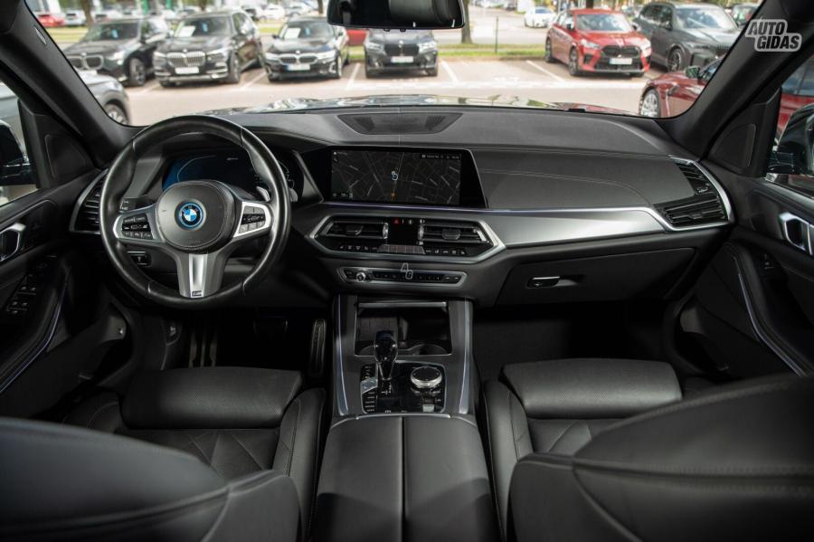 Pelēks BMW X5 2023 Kauņa, ar dzinēja tilpumu 3.00 L un nobraukumu 93 tūkst. km par 54771 €, foto 14 vietnē AUTOMOTO.COM.LV