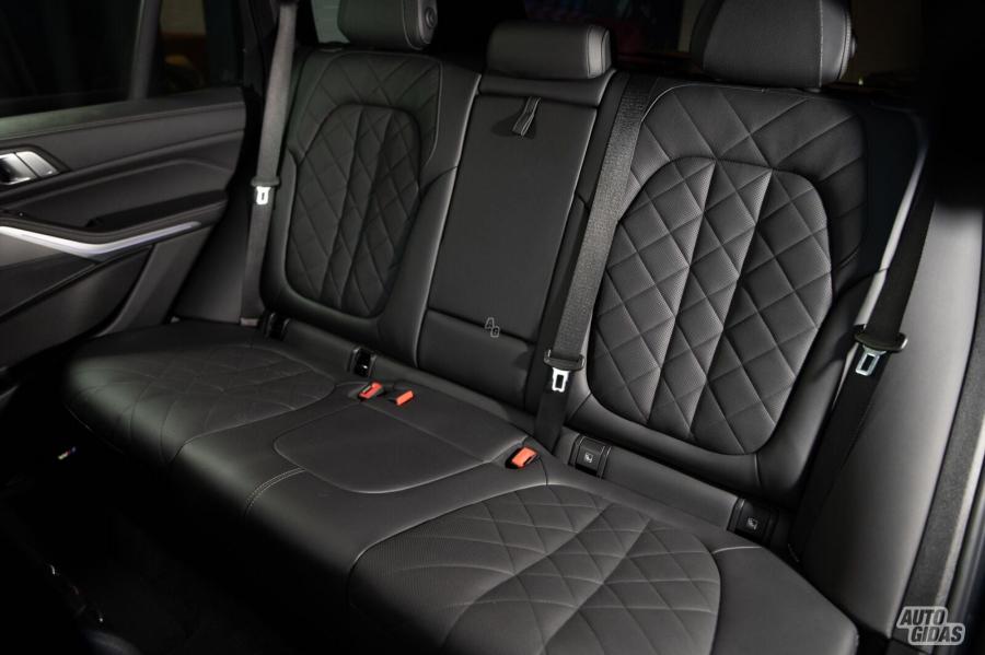 Pelēks BMW X5 2023 Kauņa, ar dzinēja tilpumu 3.00 L un nobraukumu 93 tūkst. km par 54771 €, foto 22 vietnē AUTOMOTO.COM.LV