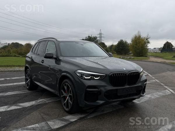 Pelēks BMW X5 2023 Rīga, ar dzinēja tilpumu 4.40 L un nobraukumu 220 tūkst. km par 36000 €, foto 1 vietnē AUTOMOTO.COM.LV