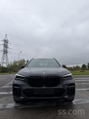 Pelēks BMW X5 2023 Rīga, ar dzinēja tilpumu 4.40 L un nobraukumu 220 tūkst. km par 36000 €, foto 3 vietnē AUTOMOTO.COM.LV