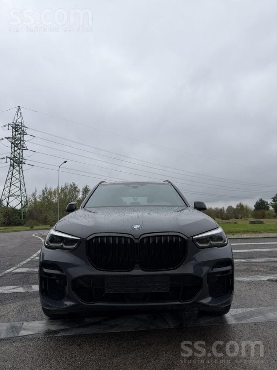 Pelēks BMW X5 2023 Rīga, ar dzinēja tilpumu 4.40 L un nobraukumu 220 tūkst. km par 36000 €, foto 3 vietnē AUTOMOTO.COM.LV