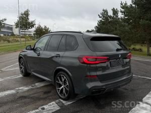 Pelēks BMW X5 2023 Rīga, ar dzinēja tilpumu 4.40 L un nobraukumu 220 tūkst. km par 36000 €, foto 5 vietnē AUTOMOTO.COM.LV