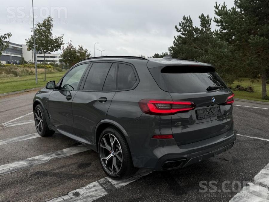 Pelēks BMW X5 2023 Rīga, ar dzinēja tilpumu 4.40 L un nobraukumu 220 tūkst. km par 36000 €, foto 5 vietnē AUTOMOTO.COM.LV