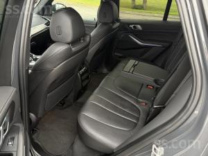 Pelēks BMW X5 2023 Rīga, ar dzinēja tilpumu 4.40 L un nobraukumu 220 tūkst. km par 36000 €, foto 14 vietnē AUTOMOTO.COM.LV