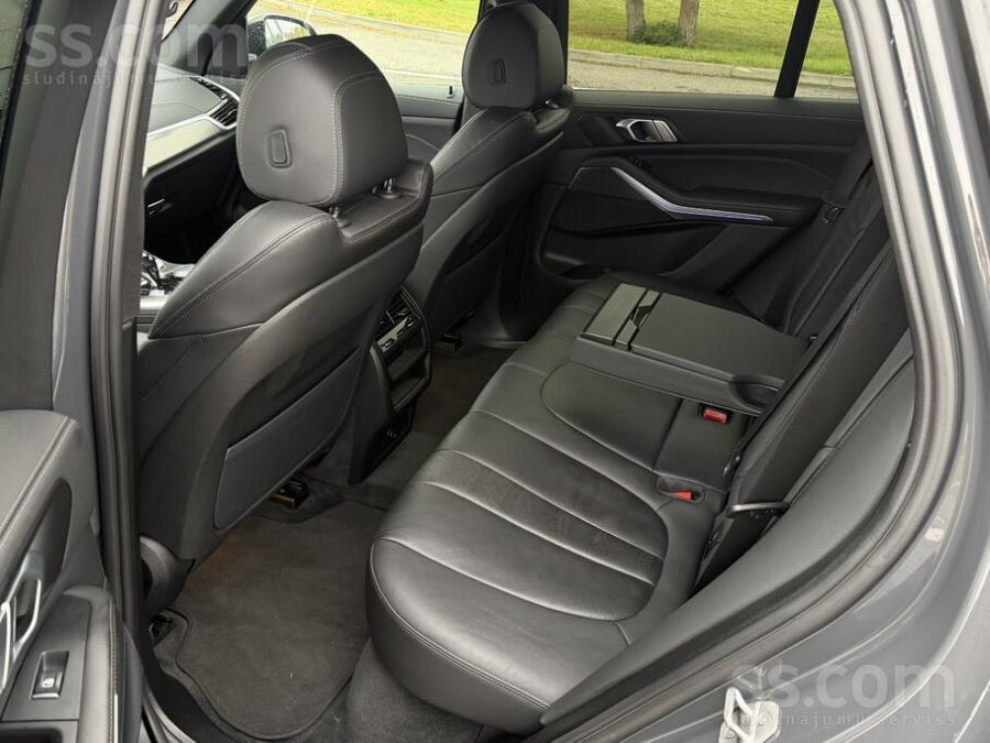 Pelēks BMW X5 2023 Rīga, ar dzinēja tilpumu 4.40 L un nobraukumu 220 tūkst. km par 36000 €, foto 14 vietnē AUTOMOTO.COM.LV