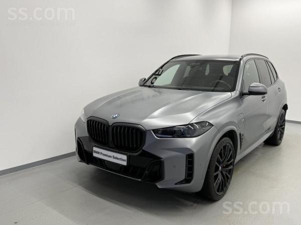 Grey BMW X5 2024 in Riga, with an engine capacity of 3.00 L and mileage of 86 thousand km for 87700 €, photo 1 on AUTOMOTO.COM.LV