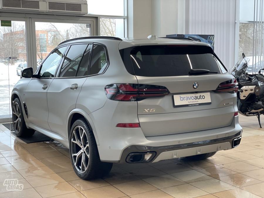 Pelēks BMW X5 2024 Klaipėda, ar dzinēja tilpumu 3.00 L un nobraukumu 40 tūkst. km par 81599 €, foto 6 vietnē AUTOMOTO.COM.LV