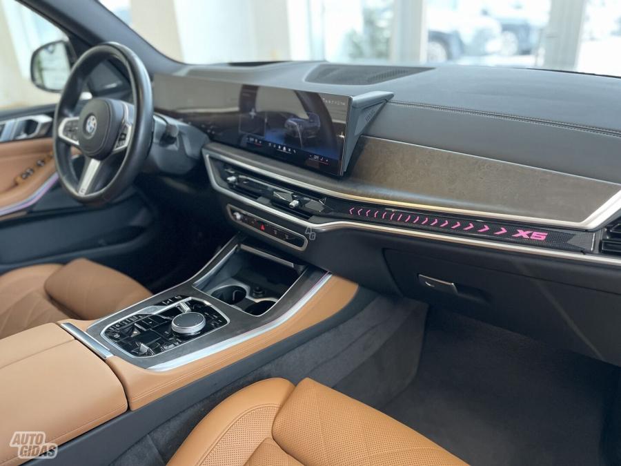Pelēks BMW X5 2024 Klaipėda, ar dzinēja tilpumu 3.00 L un nobraukumu 40 tūkst. km par 81599 €, foto 16 vietnē AUTOMOTO.COM.LV