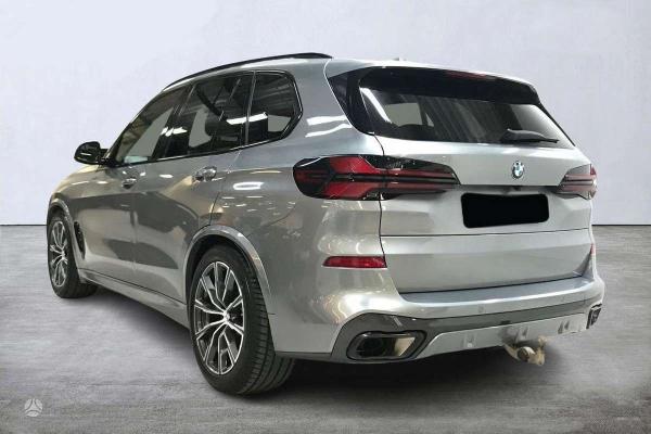 Grey BMW X5 2024 in Vilnius, with an engine capacity of 2.99 L and mileage of 115 thousand km for 69990 €, photo 5 on AUTOMOTO.COM.LV