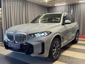 Pelēks BMW X5 2024 Rīga, ar dzinēja tilpumu 3.00 L un nobraukumu 41 tūkst. km par 65990 €, foto  vietnē AUTOMOTO.COM.LV