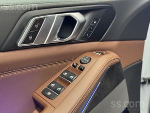 Pelēks BMW X5 2024 Rīga, ar dzinēja tilpumu 3.00 L un nobraukumu 41 tūkst. km par 65990 €, foto 10 vietnē AUTOMOTO.COM.LV