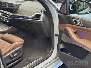 Pelēks BMW X5 2024 Rīga, ar dzinēja tilpumu 3.00 L un nobraukumu 41 tūkst. km par 65990 €, foto 26 vietnē AUTOMOTO.COM.LV
