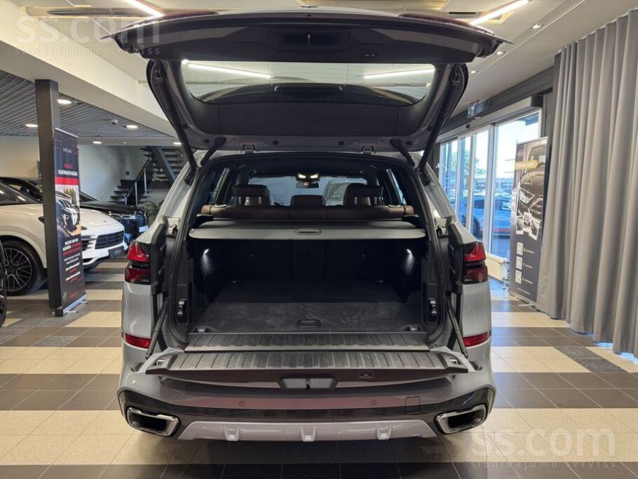 Pelēks BMW X5 2024 Rīga, ar dzinēja tilpumu 3.00 L un nobraukumu 41 tūkst. km par 65990 €, foto 34 vietnē AUTOMOTO.COM.LV