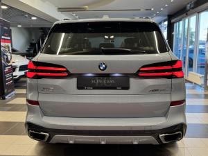 Grey BMW X5 2024 in Riga, with an engine capacity of 3.00 L and mileage of 41 thousand km for 64990 €, photo 4 on AUTOMOTO.COM.LV