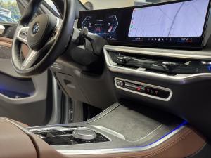 Grey BMW X5 2024 in Riga, with an engine capacity of 3.00 L and mileage of 41 thousand km for 64990 €, photo 21 on AUTOMOTO.COM.LV