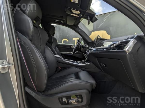 Grey BMW X5 2024 in Tukums, with an engine capacity of 3.00 L and mileage of 54 thousand km for 77700 €, photo 7 on AUTOMOTO.COM.LV