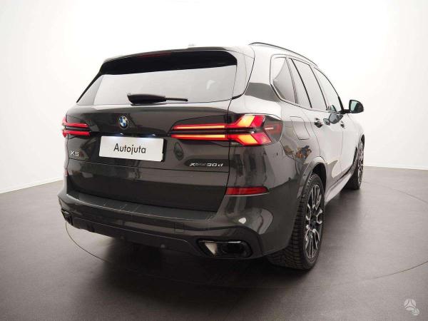 Pelēks BMW X5 2024 Viļņa, ar dzinēja tilpumu 2.99 L un nobraukumu 18 tūkst. km par 81900 €, foto 5 vietnē AUTOMOTO.COM.LV