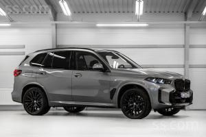 Grey BMW X5 2025 in Tukums, with an engine capacity of 3.00 L and mileage of 0 thousand km for 79990 €, photo 5 on AUTOMOTO.COM.LV
