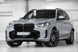 Pelēks BMW X5 2025 Tukums, ar dzinēja tilpumu 3.00 L un nobraukumu 0 tūkst. km par 79990 €, foto  vietnē AUTOMOTO.COM.LV