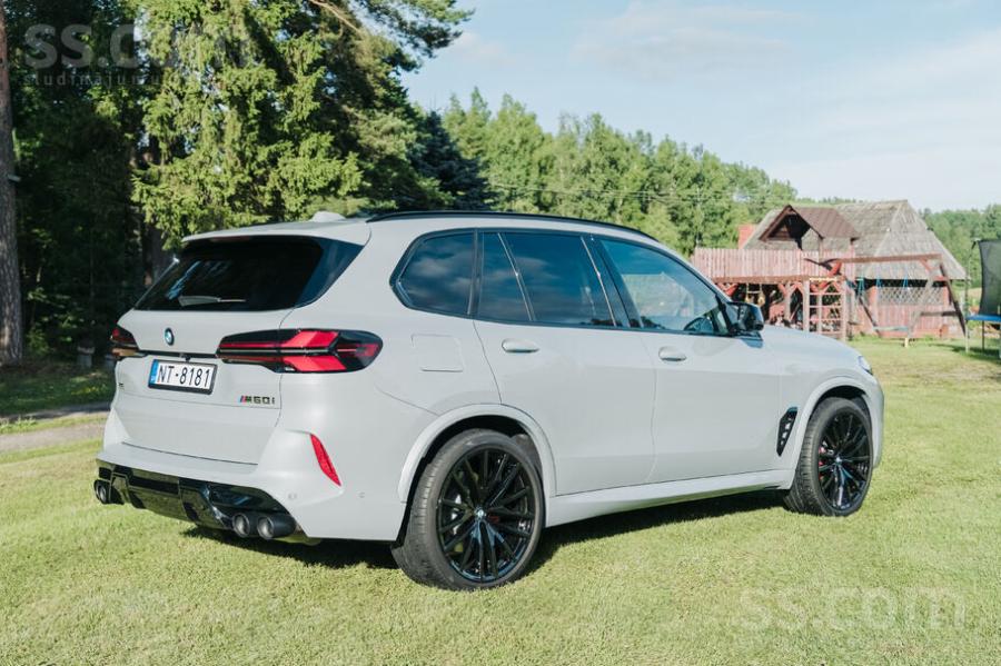 Grey BMW X5 2025 in Riga, with an engine capacity of 4.40 L and mileage of 10 thousand km for 91500 €, photo 5 on AUTOMOTO.COM.LV