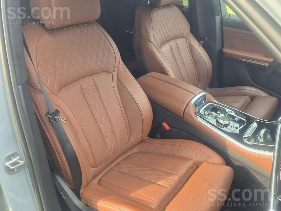 Grey BMW X5 2025 in Riga, with an engine capacity of 4.40 L and mileage of 10 thousand km for 91500 €, photo 7 on AUTOMOTO.COM.LV