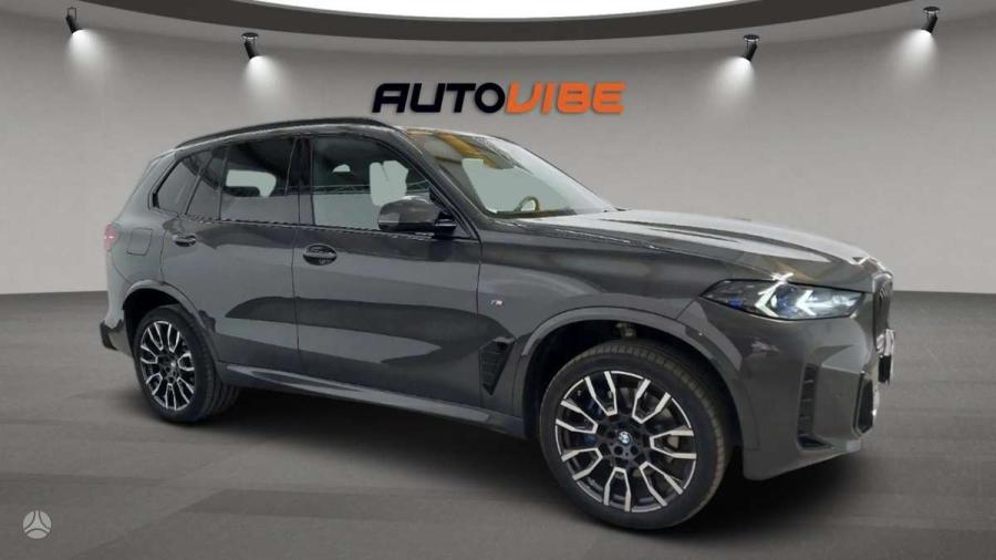Grey BMW X5 2025 in Vilnius, with an engine capacity of 2.99 L and mileage of 74 thousand km for 77777 €, photo 7 on AUTOMOTO.COM.LV