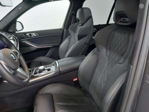 Grey BMW X5 2025 in Vilnius, with an engine capacity of 2.99 L and mileage of 74 thousand km for 77777 €, photo 7 on AUTOMOTO.COM.LV