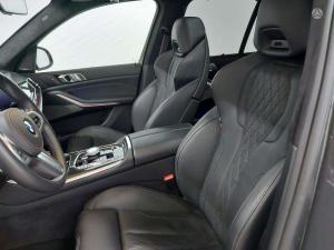 Grey BMW X5 2025 in Vilnius, with an engine capacity of 2.99 L and mileage of 74 thousand km for 77777 €, photo 8 on AUTOMOTO.COM.LV