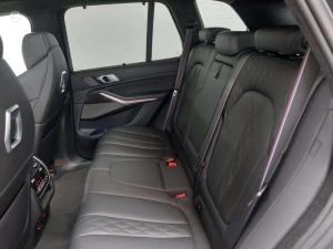 Grey BMW X5 2025 in Vilnius, with an engine capacity of 2.99 L and mileage of 74 thousand km for 77777 €, photo 14 on AUTOMOTO.COM.LV