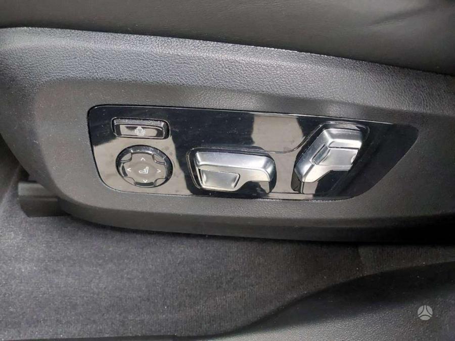 Grey BMW X5 2025 in Vilnius, with an engine capacity of 2.99 L and mileage of 74 thousand km for 77777 €, photo 20 on AUTOMOTO.COM.LV