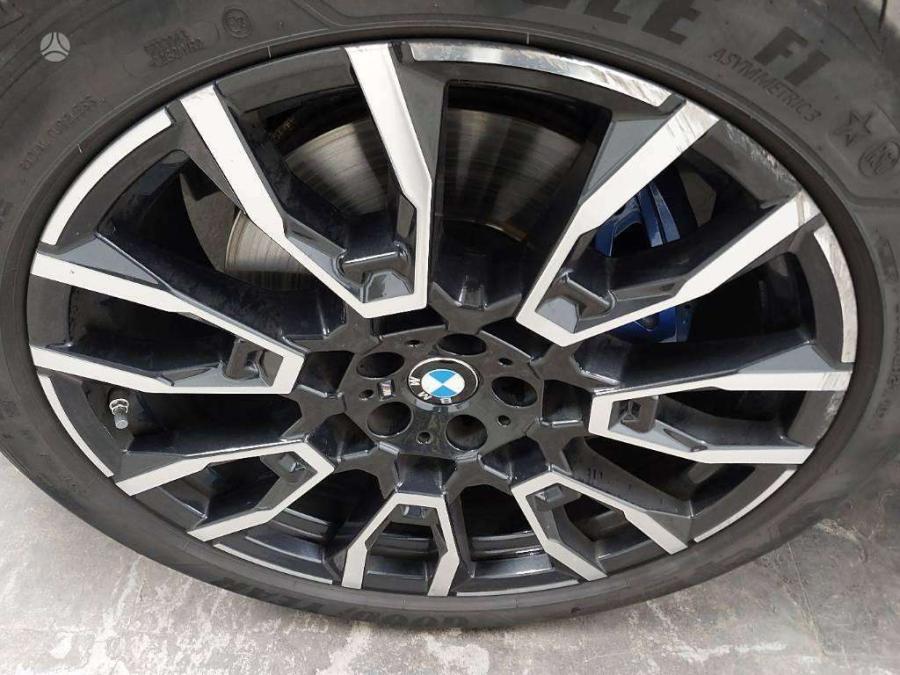 Grey BMW X5 2025 in Vilnius, with an engine capacity of 2.99 L and mileage of 74 thousand km for 77777 €, photo 23 on AUTOMOTO.COM.LV