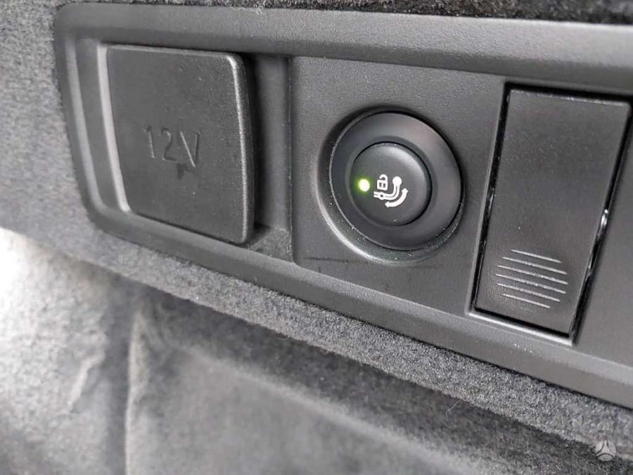 Grey BMW X5 2025 in Vilnius, with an engine capacity of 2.99 L and mileage of 74 thousand km for 77777 €, photo 32 on AUTOMOTO.COM.LV