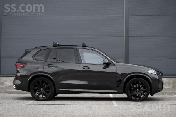 Grey BMW X5 2025 in Riga, with an engine capacity of 3.00 L and mileage of 40 thousand km for 77300 €, photo 4 on AUTOMOTO.COM.LV
