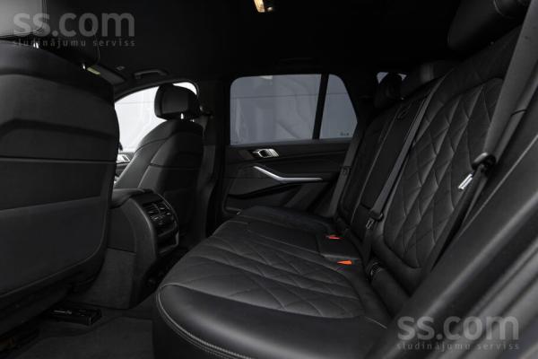 Grey BMW X5 2025 in Riga, with an engine capacity of 3.00 L and mileage of 40 thousand km for 77300 €, photo 8 on AUTOMOTO.COM.LV