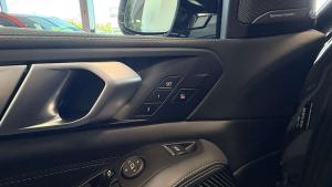 Pelēks BMW X5 2025 Viļņa, ar dzinēja tilpumu 3.00 L un nobraukumu 75 tūkst. km par 78888 €, foto 37 vietnē AUTOMOTO.COM.LV