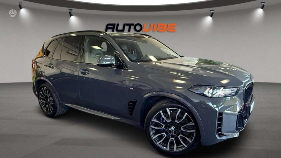 Grey BMW X5 2025 in Vilnius, with an engine capacity of 3.00 L and mileage of 77 thousand km for 74989 €, photo 4 on AUTOMOTO.COM.LV