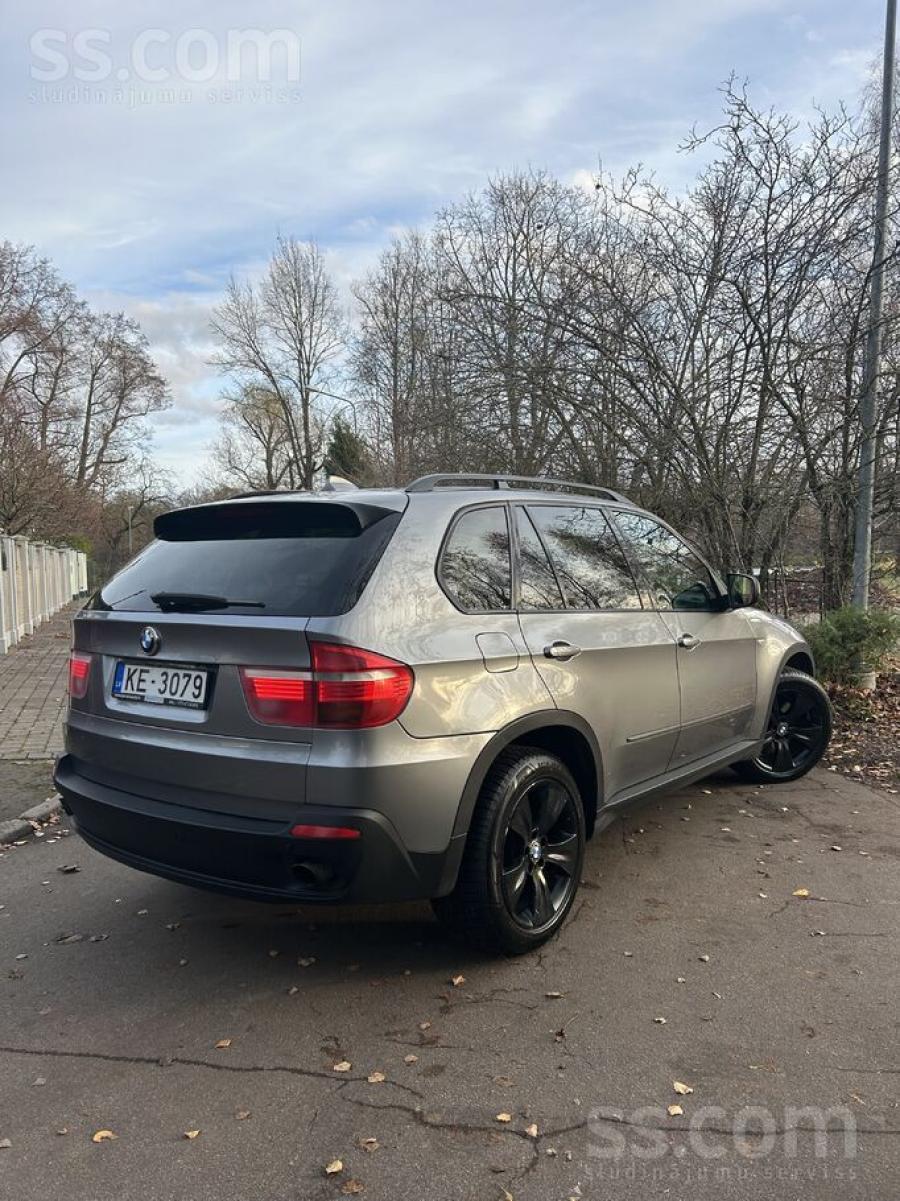 Grey BMW X5 2009 in Riga, with an engine capacity of 2.90 L and mileage of 402 thousand km for 7200 €, photo 5 on AUTOMOTO.COM.LV